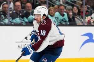 蒙特利尔Habs以1160万签下Alex Newhook-魁省新闻-蒙城华人网-蒙特利尔第一中文网-www.sinoquebec.com